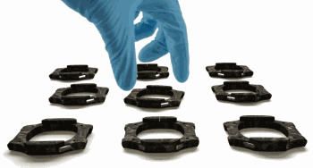 Automatisiertes Composite Compression Molding | CrossTEQ